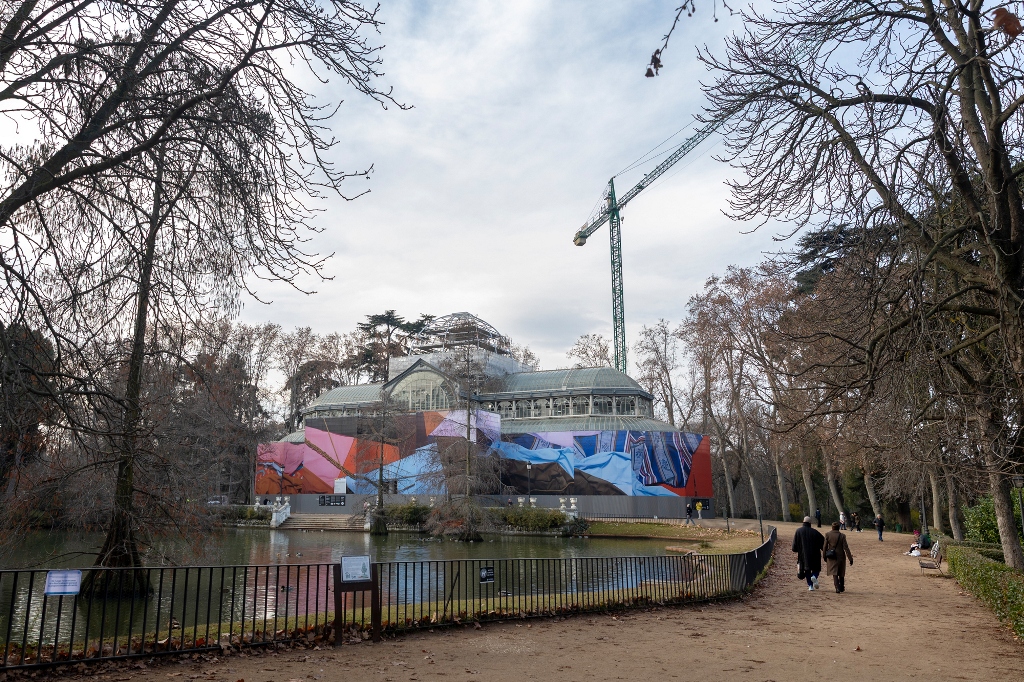 Andrea Canepa viste el Palacio de Cristal con Fardo